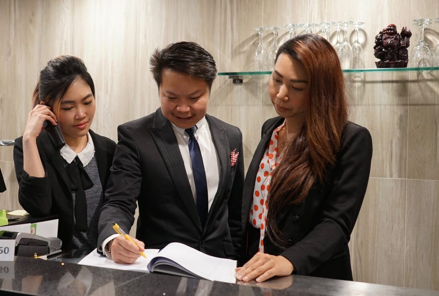 Receptionist Job Description | Job Description Samples