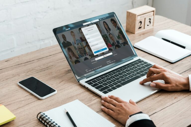 5 Powerful Examples of Job Postings on LinkedIn