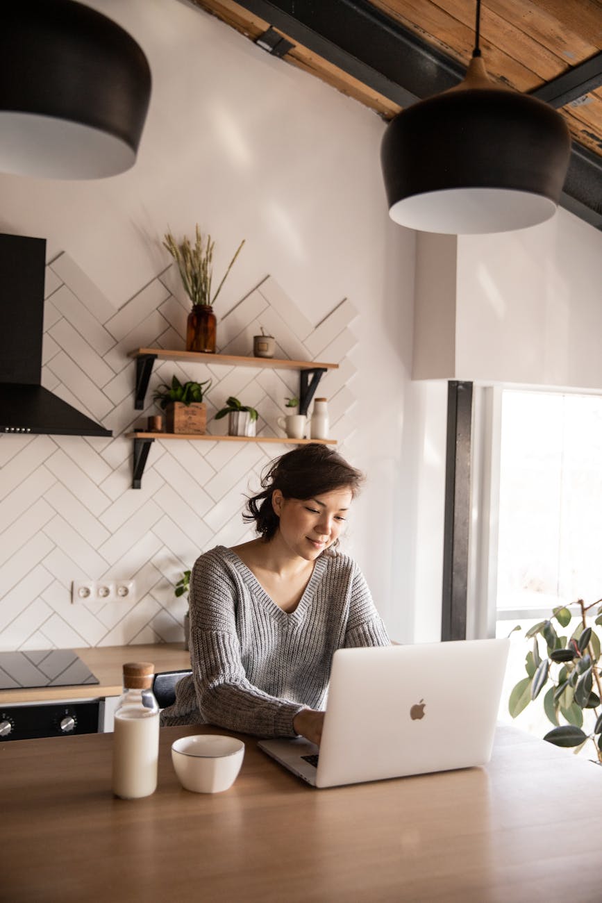 Seizing the Social Sphere: Job Search Through Instagram Hacks